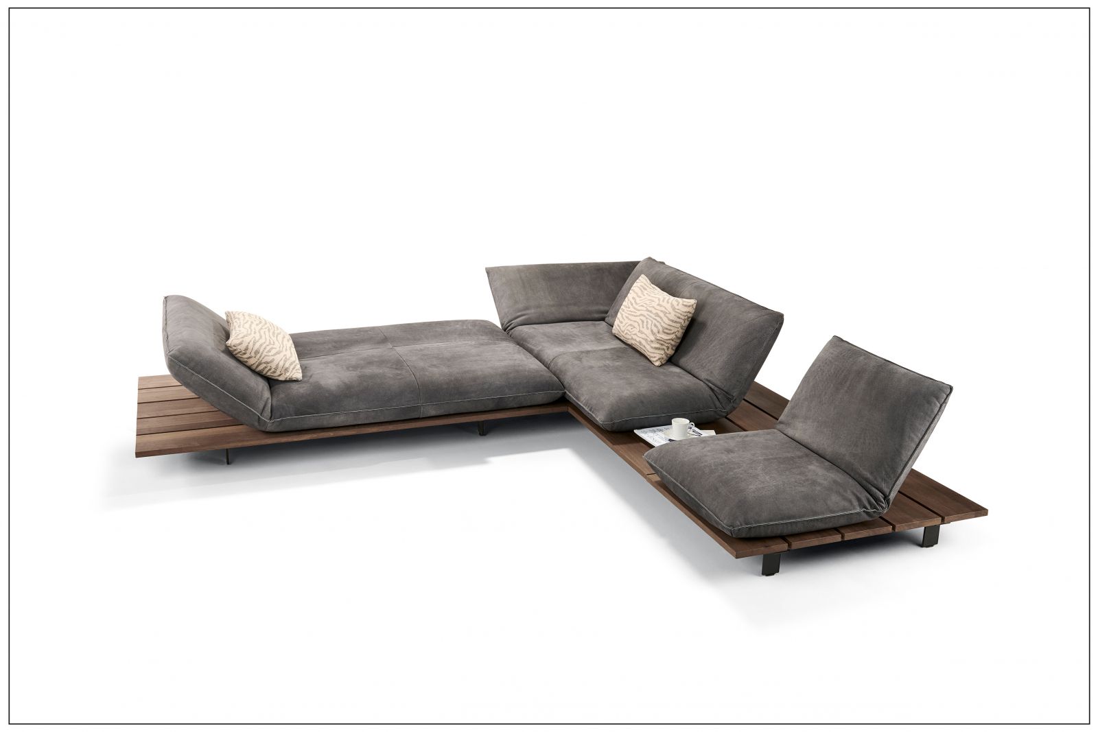 Bullfrog Design - AKITO